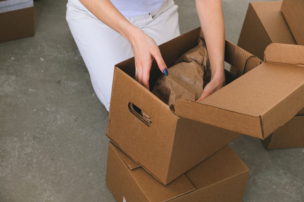 Choosing the Right Box Shape for Your Shipping Needs - Veloce