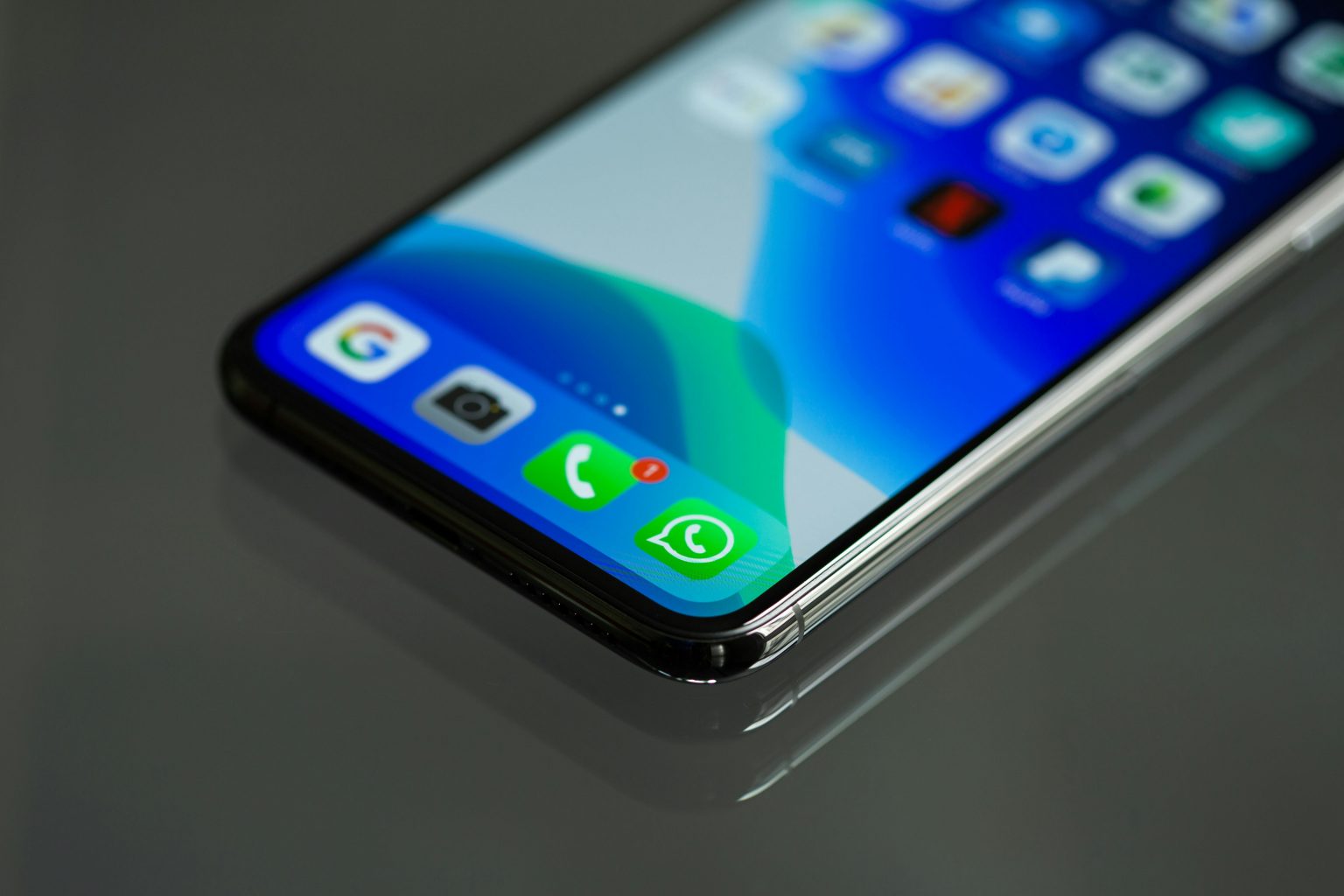 How to Update WhatsApp App Without Play Store - Veloce